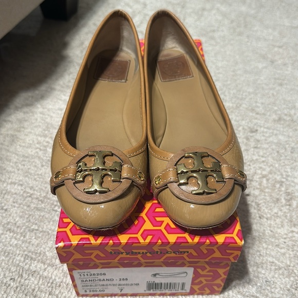 Tory Burch | Shoes | Tory Burch Aden Ballet Flats Sand Patent Grained ...